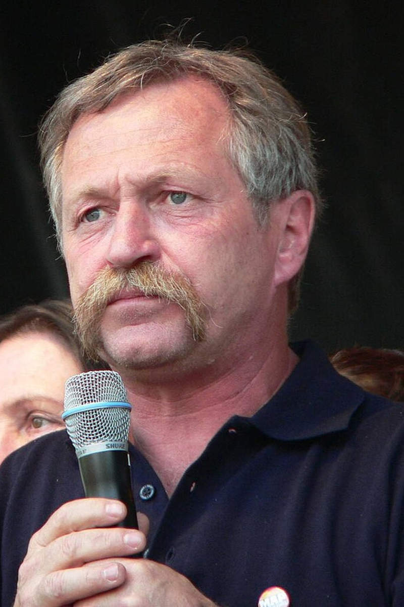 José Bové : « Il ne faut pas lâcher face aux totalitarismes